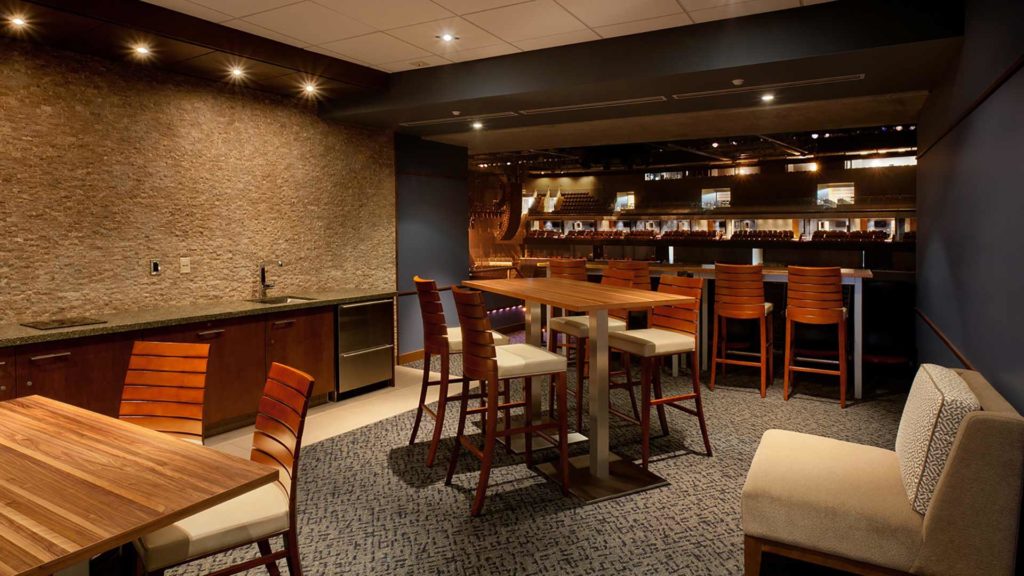 Ford Center - VPS Architecture